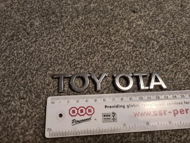 GENUINE TOYOTA YARIS Rear Boot Tailgate Toyota Script Badge Emblem 2011 ...