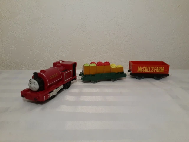 THOMAS & FRIENDS Trackmaster Motorized SKARLOEY w/ Bread Car & Produce ...