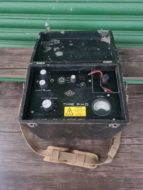 PINHOLE HOLIDAY DETECTOR Vintage UVRAL Type PHD Buckleys poss Military ...