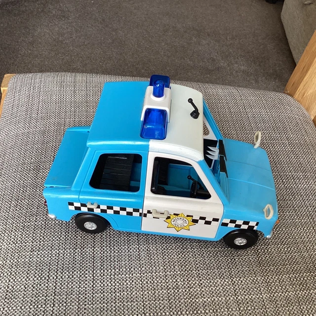 POSTMAN PAT, PC Selby Police Car, Character Toys, Postman Pat Police ...
