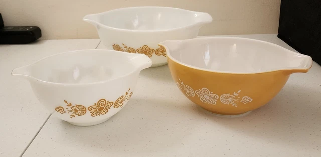 VINTAGE RARE PYREX Butterfly Gold Mixing Bowls Set of 3 Made in USA $80 ...