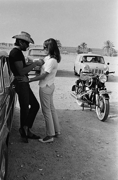 ALAIN DELON AND Wife Nathalie Delon In France 1960 OLD PHOTO 5 EUR 5,41 ... ALAIN DELON AND Wife Nathalie Delon In France 1960 OLD PHOTO 5 EUR 5,41 ...
