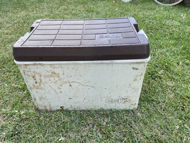 VINTAGE RETRO GREY Metal Malleys Esky Cooler Icebox Drinks Beer Box Ice ...