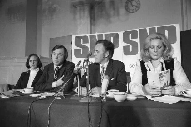 POLITICS SNP CANDIDIATE Margo MacDonald Govan, Glasgow 1974 OLD PHOTO 2 ...