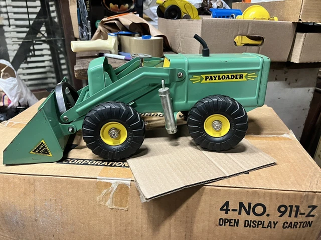 VINTAGE 1956 NYLINT Payloader #1600 green pressed steel toy with play ...