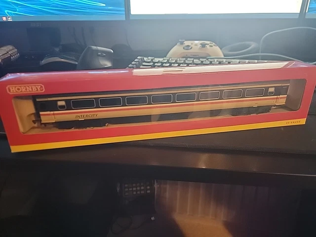 HORNBY BR INTERCITY 125 MK3 HST Coach Swallow Livery R4295 £33.98 ...