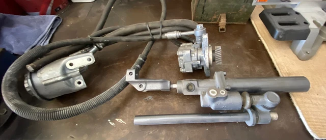 YAMAHA MARINE OUTDRIVE Hydraulic Steering Ram and Pump £150.00 ...