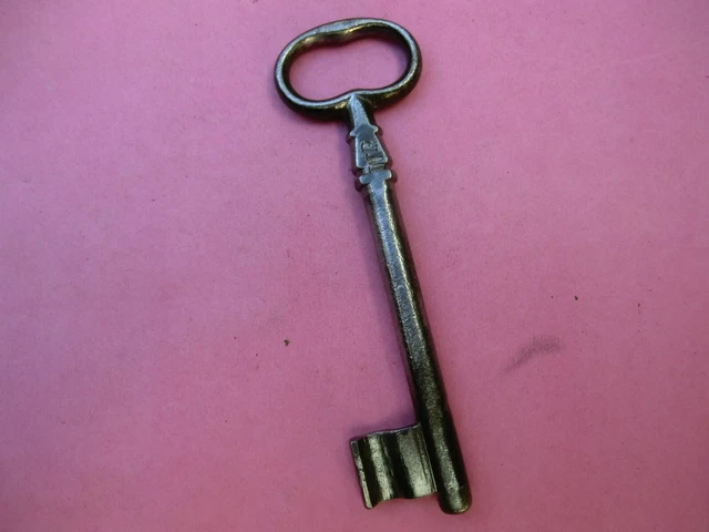 ALTE SCHLÜSSEL - großer alter Eisenschlüssel - Bartschlüssel für Türschloss EUR 4,20 - PicClick DE