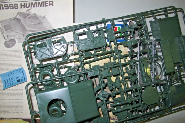 TOW MISSILE LAUNCHER M998 HUMMER Italeri | N° 247 | 1:35 EUR 29,99 ...