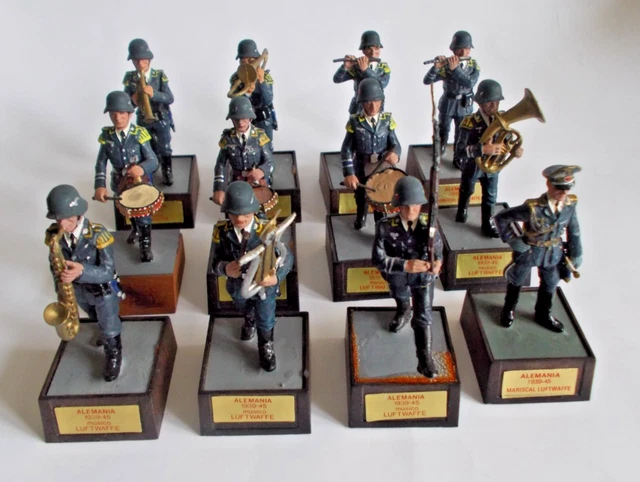 VINTAGE SOLDAT - Ww2 - German Luftwaffe - Band Twelve Figures Mounted ...
