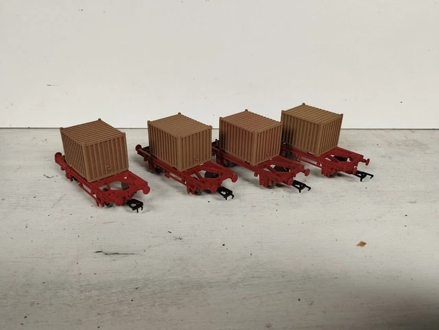 IRISH RAIL CIE 20' skeletal flat wagons x4, c/w uniload boxes Murphy ...