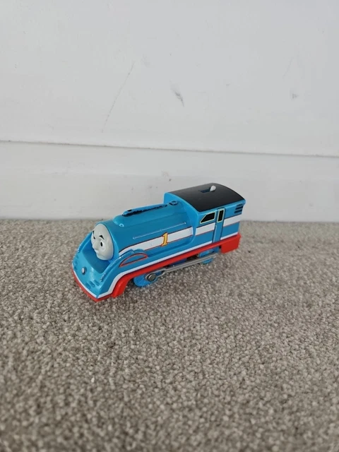 THOMAS THE TANK Engine Streamlined Trackmaster Revolution Engine £19.99 ...