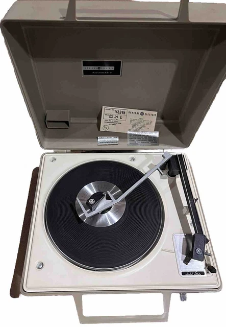 VINTAGE GENERAL ELECTRIC Deluxe Automatic Record Player Model V648N ...