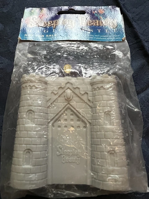 SLEEPING BEAUTY MAGIC Castle with Mini Sleeping Beauty & Prince ...