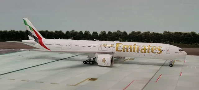 EMIRATES BOEING B777-300ER A6-ENV (REVISED LIVERY ) 1/400 by ...