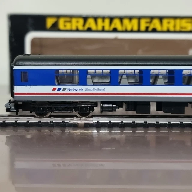 GRAHAM FARISH 0808 N Gauge Mk2E TSO Coach Network SouthEast 5525 Blue ...