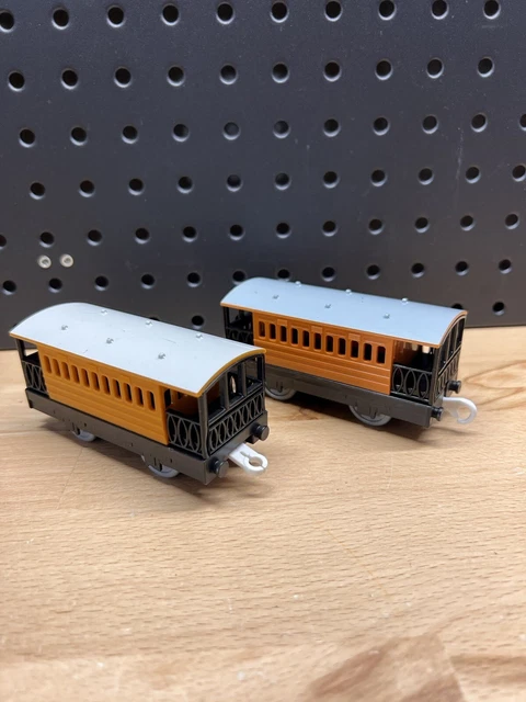 THOMAS & FRIENDS Trackmaster Cargo Lot Coaches Henrietta X2 $33.14 ...