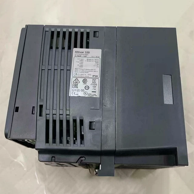 1PCS ATV320U07N4C VARIABLE speed drive,3 phases, 0.75 kW NEW IN BOX ...