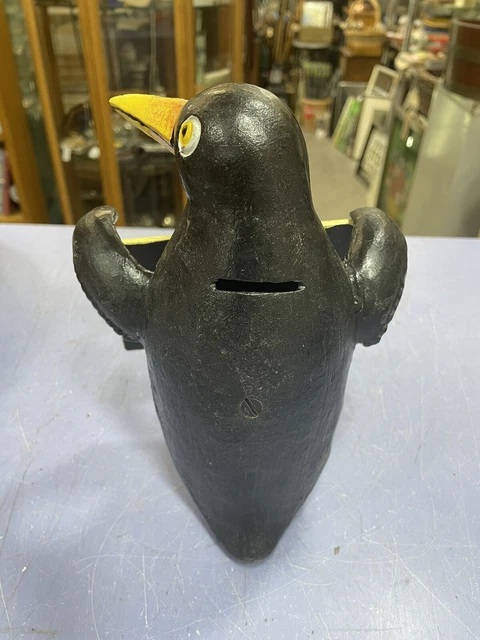 GUINNESS PENGUIN DRAUGHT Guinness Served Here Cast Iron Money Box £39. ...