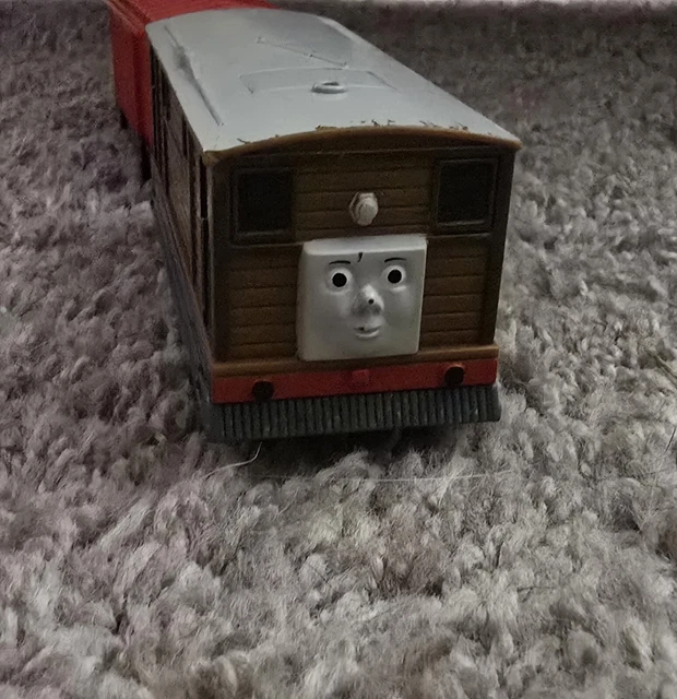 THOMAS & FRIENDS TrackMaster Motorized TALKING TOBY w/Box Car 2012 $17. ...