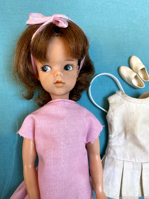 VINTAGE PEDIGREE AUBURN hair Sindy doll early 1960s with clothes and ...