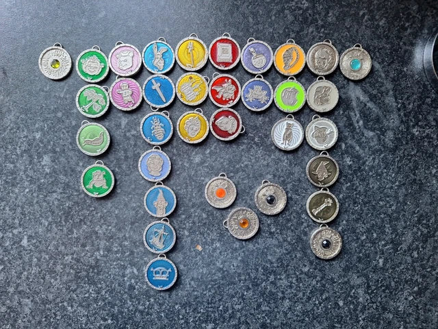 SHREK’S QUESTS 2008 AMULET/ Medallion/ Coins Collection £60.00 ...
