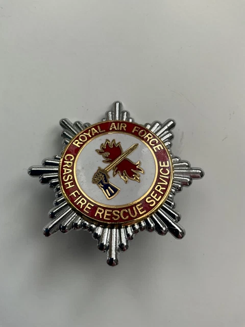 ORIGINAL ROYAL AIR force crash fire rescue service cap badge raf £9.99 ...