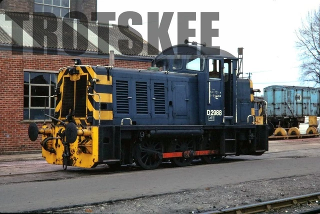 35MM SLIDE BR British Railways Diesel Loco Class 07 D2988 1973 Original ...