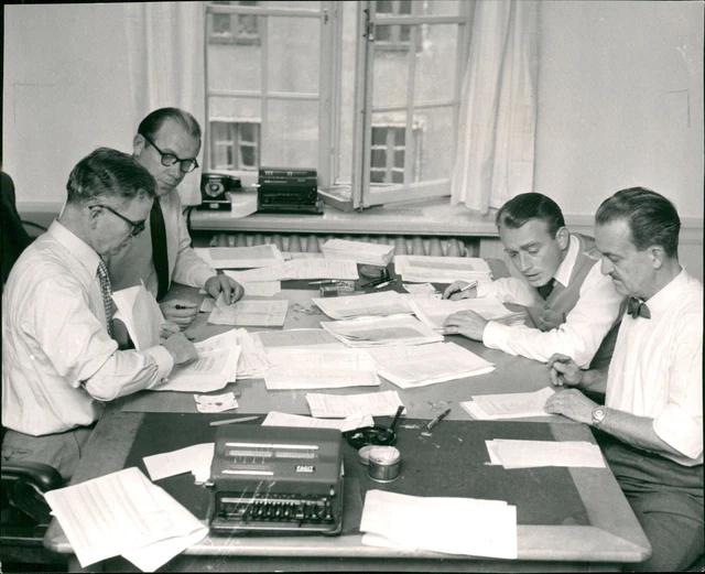 NILS BERGSTRÖM, NOTAIRE Sture Roupé , Ake Lilja Un - Vintage Photo ...