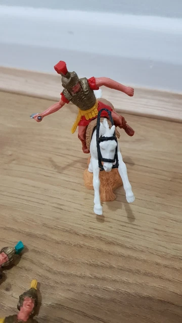 VINTAGE TIMPO PLASTIC figures romans & spares mixed lot £22.50 ...