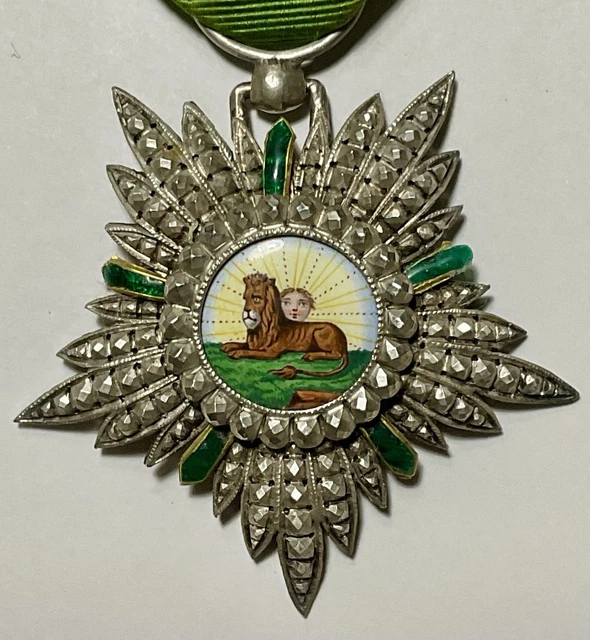 OFFICIER DE L’ORDRE Du Lion Et Du Soleil Levant En Argent EUR 103,00 ...