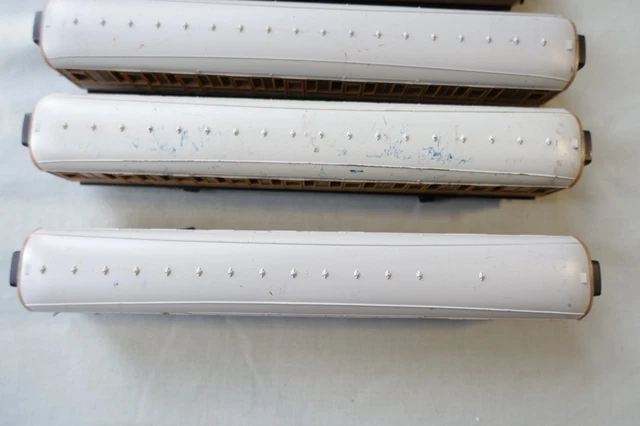 RAKE 5X HORNBY (CHINA) LNER GRESLEY COACHES 2x BRAKE 3x COMPOSITE NEEDS ...