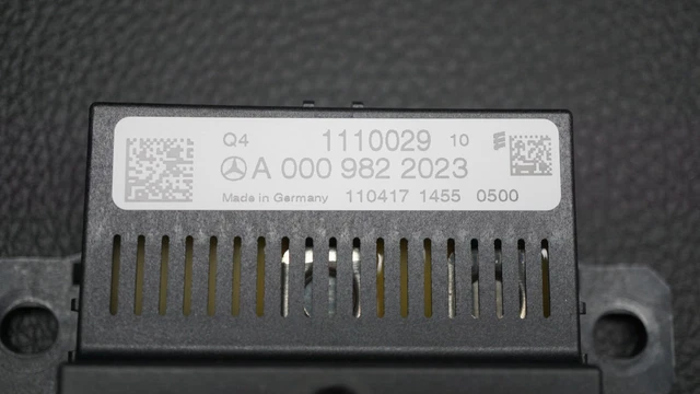 GENUINE MERCEDES BENZ Fuse Box Battery Relay Module Regulator ...