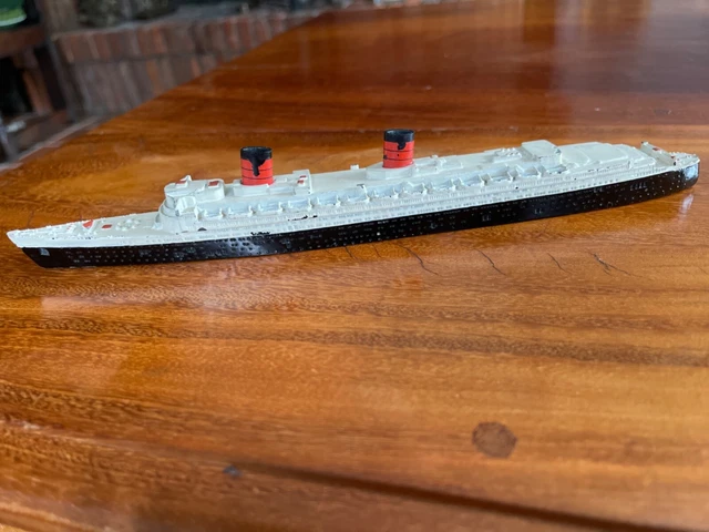 VINTAGE DIECAST METAL Ship Model Tri-ang Rms Queen Elizabeth M702, 1: ...