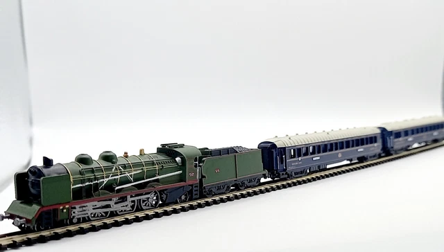 Z GAUGE SCALE Steam Locomotive Dining Coaches Model Railway Train Set ...