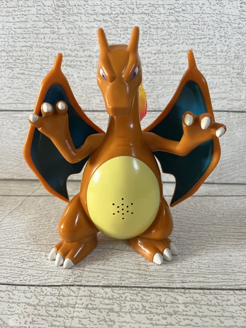 2004 HASBRO POKEMON Charizard Light and Sound Effects 7" Toy Figure ...