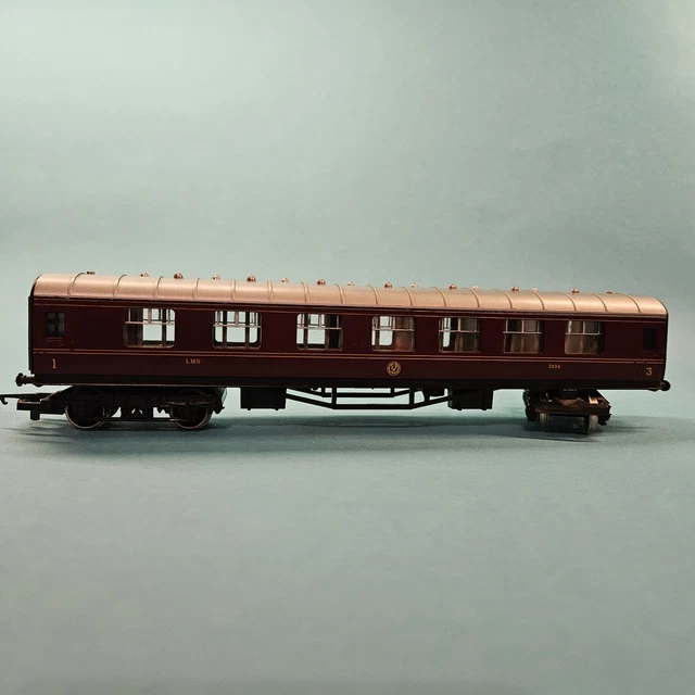 MODEL RAILWAY 1ST & 3rd Class LMS Coach, Coach Number 3934 (By Hornby ...