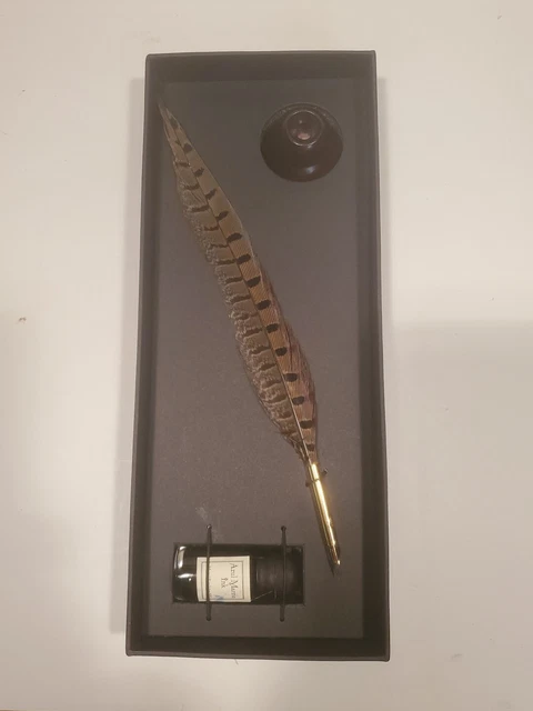 WIZARDING WORLD OF Harry Potter Feathered Quill Stand and Ink Set EUR ...