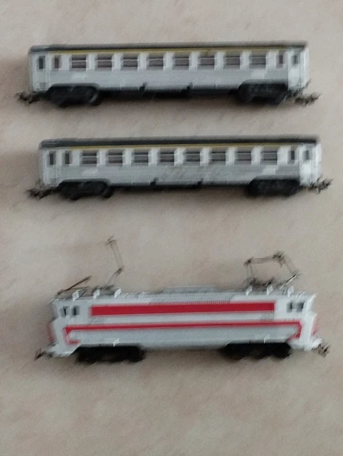 LOCOMOTIVE 40104 TROBY + 2 Voitures Voyageurs pour pièces où ...