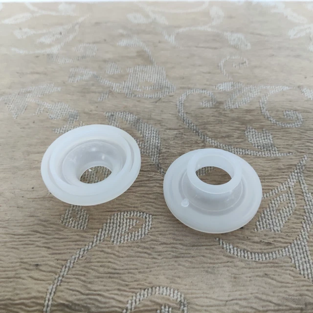 2 NOS TOYOTA トヨタ Clutch Brake Master Cap Corona Rt40 Hilux Rn10 Stout ...