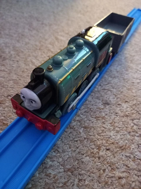 TOMY TRACKMASTER THOMAS & friends train MOTORISED PORTER & TROUBLESOME ...