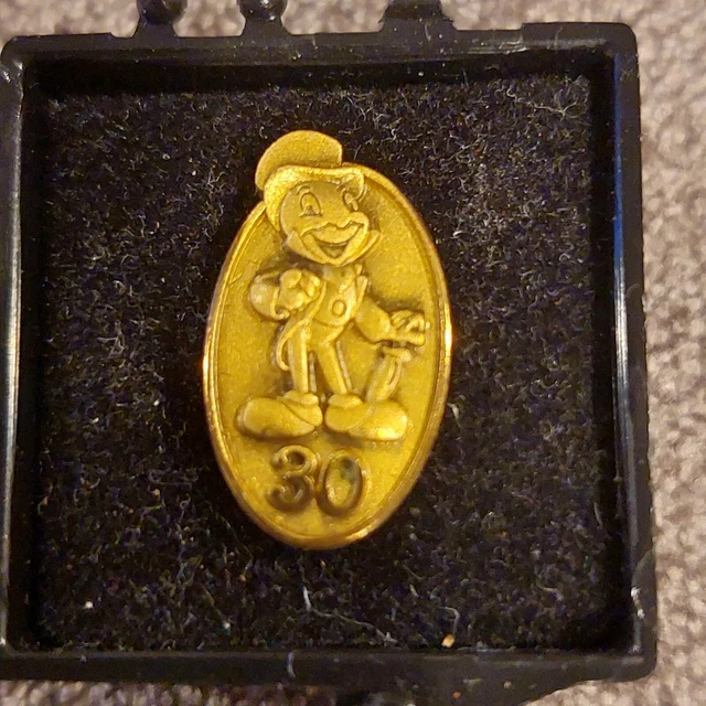 RARE LIMITED ISSUE Disney Cast Member Jiminy Cricket 30 Year Service rare-limited-issue-disney-cast-member-jiminy-cricket-30-year-service