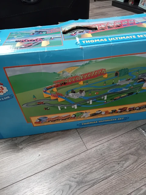 TOMY THOMAS & Friends Motor Road And Rail Thomas Ultimate Set Gigantic ...