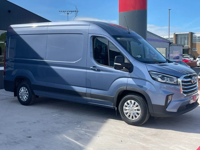 PRE-REGISTERED 24 PLATE Maxus Deliver 9 Lux Lwb Hr Fwd Blue £23,995.00 ...