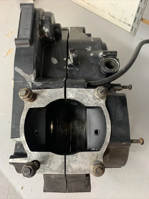 1982 YAMAHA YZ250 Crankcase Set Engine Case Right Left Cases YZ 250 82 ...