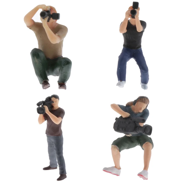 1:64 SCALE PAPARAZZI Photographer PVC People Diorama Model Children Toy ...