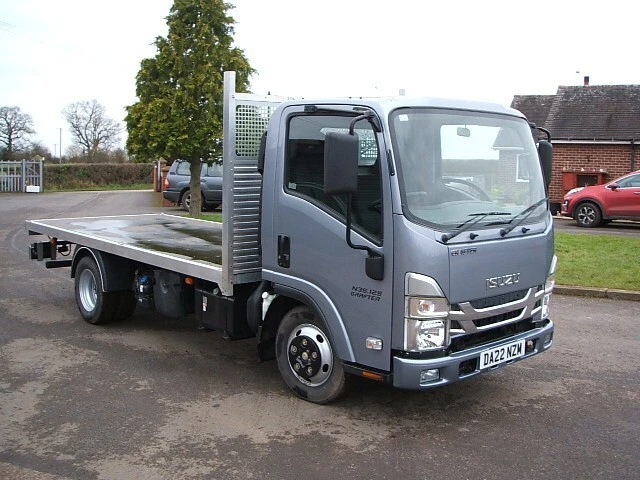 2022 ISUZU GRAFTER N35.125 flatbed van, 15k, transit, vw sprinter, 4.4m ...