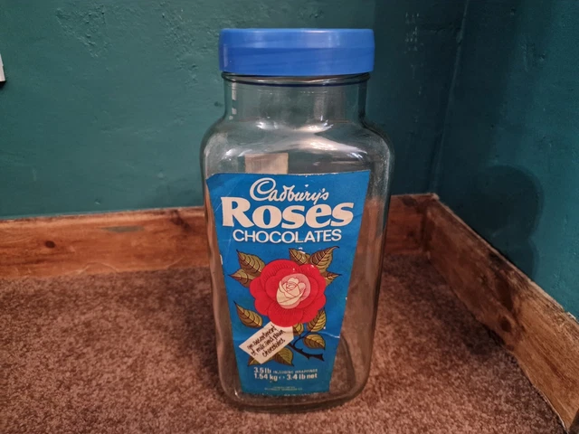 CADBURYS ROSES CHOCOLATES 1.54kg Glass Sweet Shop Jar With Blue Lid £30 ...