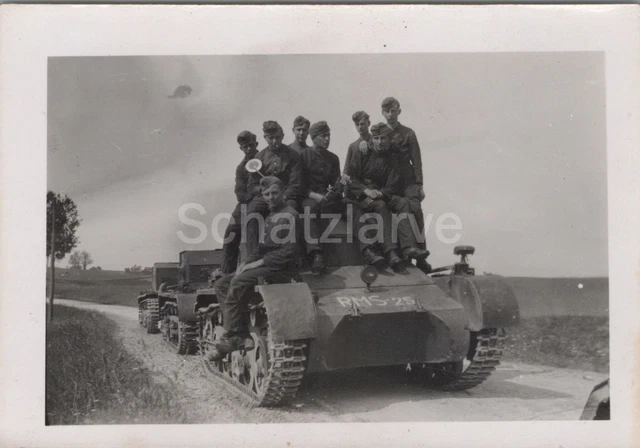FOTO, PANZER-REGIMENT 7, Panzer Fahrschule, Kolonnenfahrt (MJ-55)1027 ...