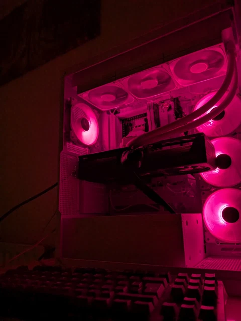 THE PINNACLE - 7800X3D 9070XT 32GB DDR5 6000 2TB Samsung 990 pro GAMING ...